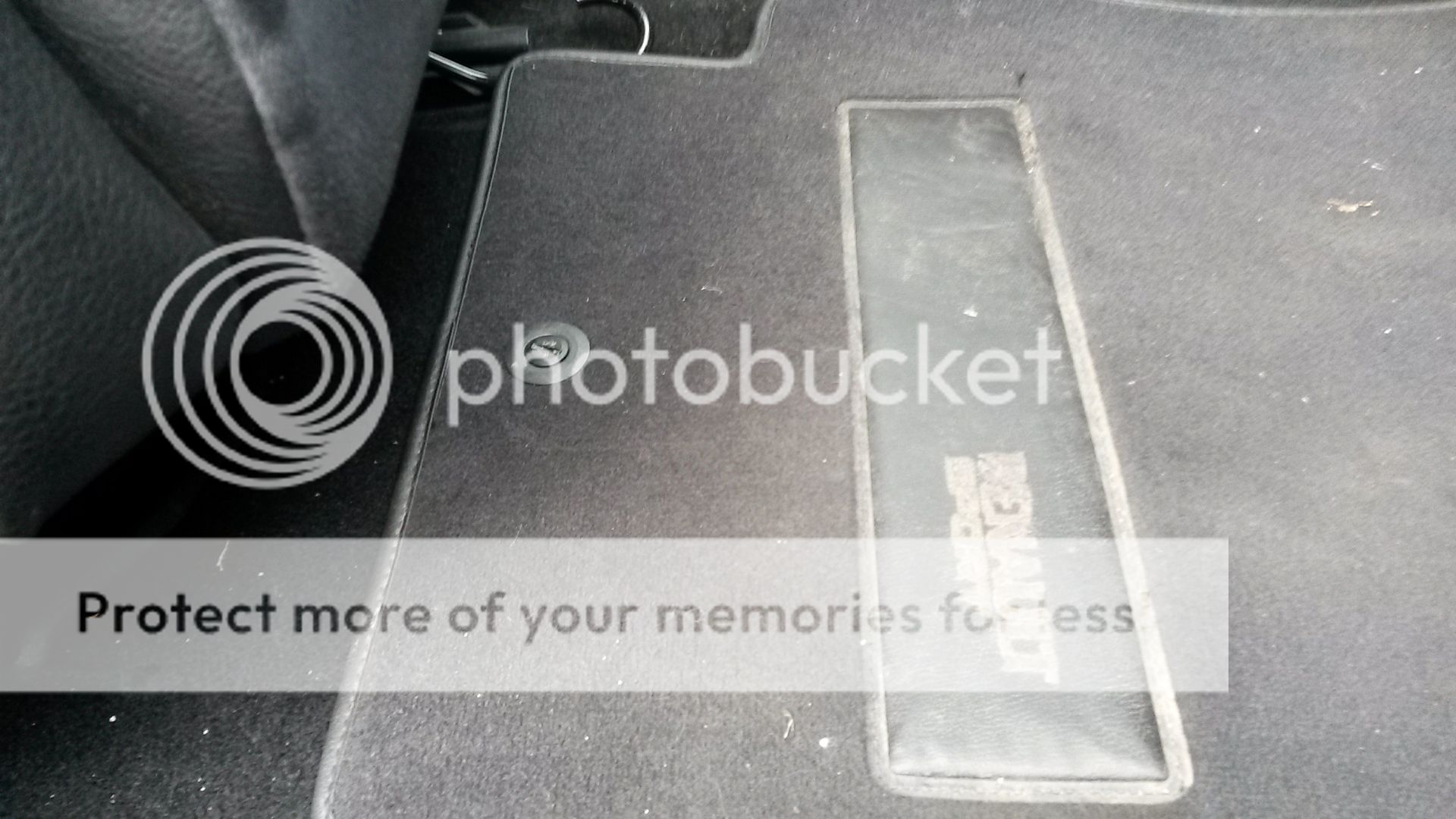 Floor mat fixing | RSMegane.com